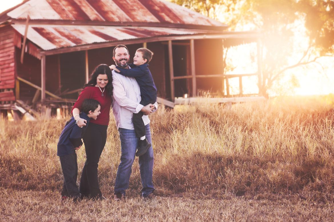 Knobel Honey : Jo and Mark Knobel take good care of their precious bees.